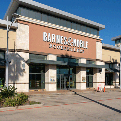 Barnes & Noble Workers Organizing Union Drive For The Largest Bookstore ...